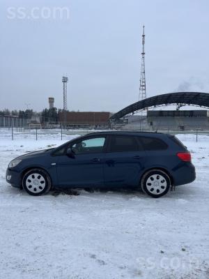 Zils Opel Astra 2012 Valmiera, ar dzinēja tilpumu 1.60 L un nobraukumu 246 tūkst. km par 3300 €, foto 8 vietnē AUTOMOTO.COM.LV