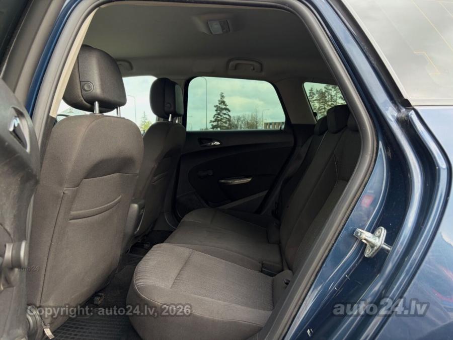Zils Opel Astra 2012 Tartu, ar dzinēja tilpumu 1.40 L un nobraukumu 210 tūkst. km par 2590 €, foto 9 vietnē AUTOMOTO.COM.LV