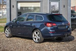 Zils Opel Astra 2012 Liepāja, ar dzinēja tilpumu 1.40 L un nobraukumu 293 tūkst. km par 4400 €, foto 4 vietnē AUTOMOTO.COM.LV