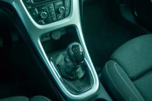 Zils Opel Astra 2012 Liepāja, ar dzinēja tilpumu 1.40 L un nobraukumu 293 tūkst. km par 4400 €, foto 22 vietnē AUTOMOTO.COM.LV