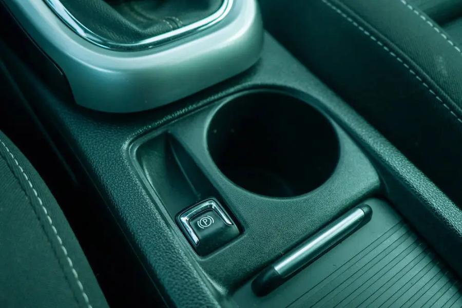 Zils Opel Astra 2012 Liepāja, ar dzinēja tilpumu 1.40 L un nobraukumu 293 tūkst. km par 4400 €, foto 23 vietnē AUTOMOTO.COM.LV