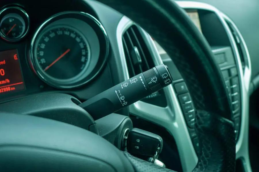 Zils Opel Astra 2012 Liepāja, ar dzinēja tilpumu 1.40 L un nobraukumu 293 tūkst. km par 4400 €, foto 26 vietnē AUTOMOTO.COM.LV