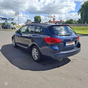 Blue Opel Astra 2012 in Utena, with an engine capacity of 1.40 L and mileage of 177 thousand km for 2900 €, photo 4 on AUTOMOTO.COM.LV