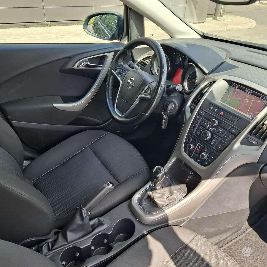 Blue Opel Astra 2012 in Utena, with an engine capacity of 1.40 L and mileage of 177 thousand km for 2900 €, photo 6 on AUTOMOTO.COM.LV