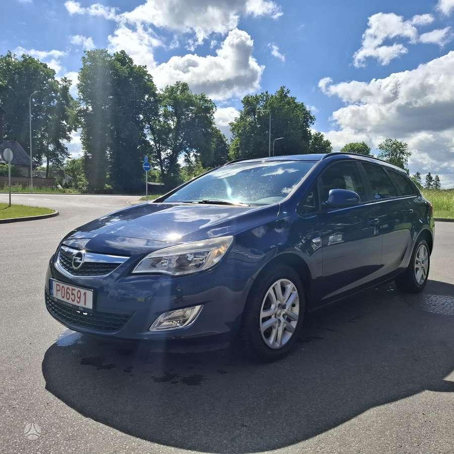 Blue Opel Astra 2012 in Utena, with an engine capacity of 1.40 L and mileage of 177 thousand km for 2800 €, photo 1 on AUTOMOTO.COM.LV