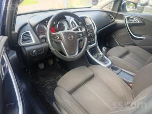 Blue Opel Astra 2012 in Rezekne, with an engine capacity of 1.70 L and mileage of 217 thousand km for 3950 €, photo 10 on AUTOMOTO.COM.LV