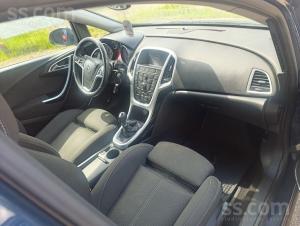 Blue Opel Astra 2012 in Rezekne, with an engine capacity of 1.70 L and mileage of 217 thousand km for 3950 €, photo 11 on AUTOMOTO.COM.LV