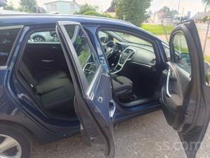 Blue Opel Astra 2012 in Rezekne, with an engine capacity of 1.70 L and mileage of 217 thousand km for 3950 €, photo 12 on AUTOMOTO.COM.LV