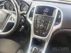 Blue Opel Astra 2012 in Rezekne, with an engine capacity of 1.70 L and mileage of 217 thousand km for 3950 €, photo 13 on AUTOMOTO.COM.LV