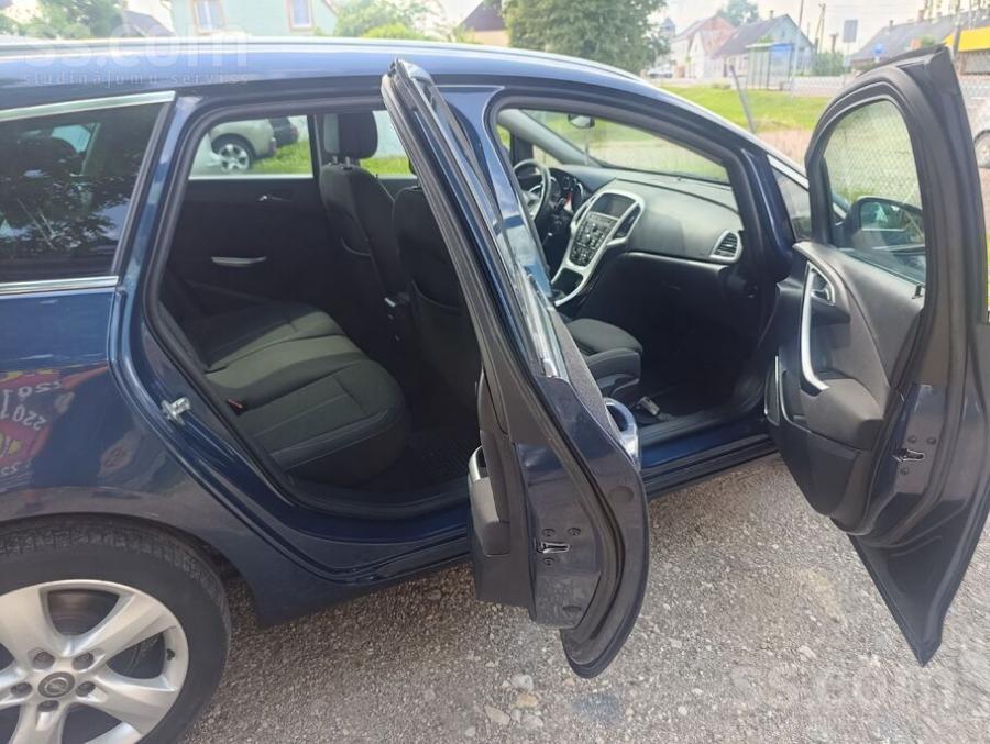Blue Opel Astra 2012 in Rezekne, with an engine capacity of 1.70 L and mileage of 217 thousand km for 3950 €, photo 16 on AUTOMOTO.COM.LV