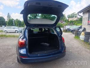 Blue Opel Astra 2012 in Rezekne, with an engine capacity of 1.70 L and mileage of 217 thousand km for 3950 €, photo 17 on AUTOMOTO.COM.LV