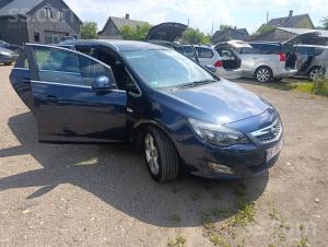 Blue Opel Astra 2012 in Rezekne, with an engine capacity of 1.70 L and mileage of 217 thousand km for 3950 €, photo 26 on AUTOMOTO.COM.LV