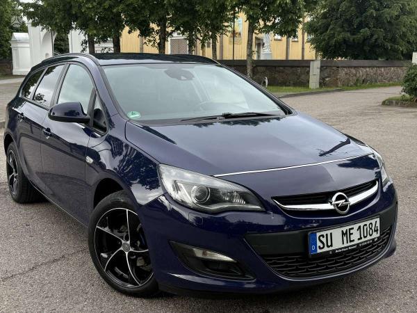 Blue Opel Astra 2012 in Raseiniai, with an engine capacity of 1.40 L and mileage of 276 thousand km for 2880 €, photo 1 on AUTOMOTO.COM.LV