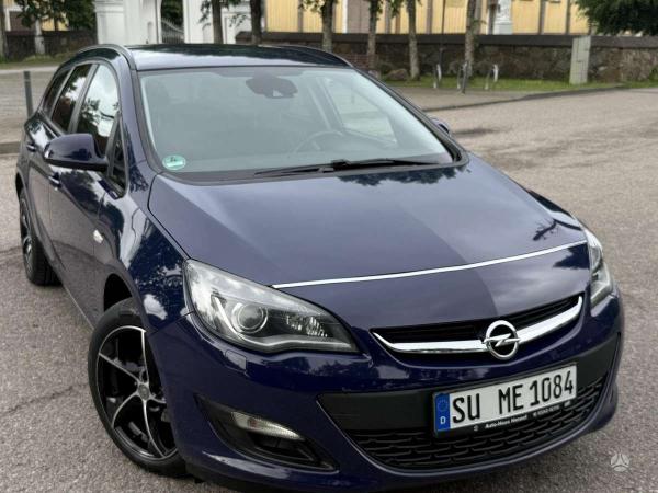 Blue Opel Astra 2012 in Raseiniai, with an engine capacity of 1.40 L and mileage of 276 thousand km for 2880 €, photo 2 on AUTOMOTO.COM.LV