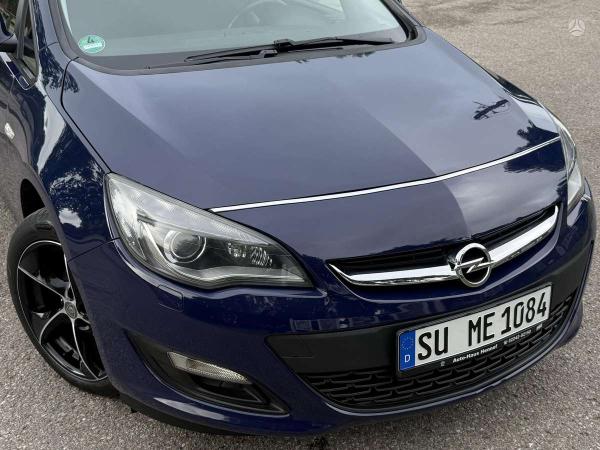 Blue Opel Astra 2012 in Raseiniai, with an engine capacity of 1.40 L and mileage of 276 thousand km for 2880 €, photo 3 on AUTOMOTO.COM.LV