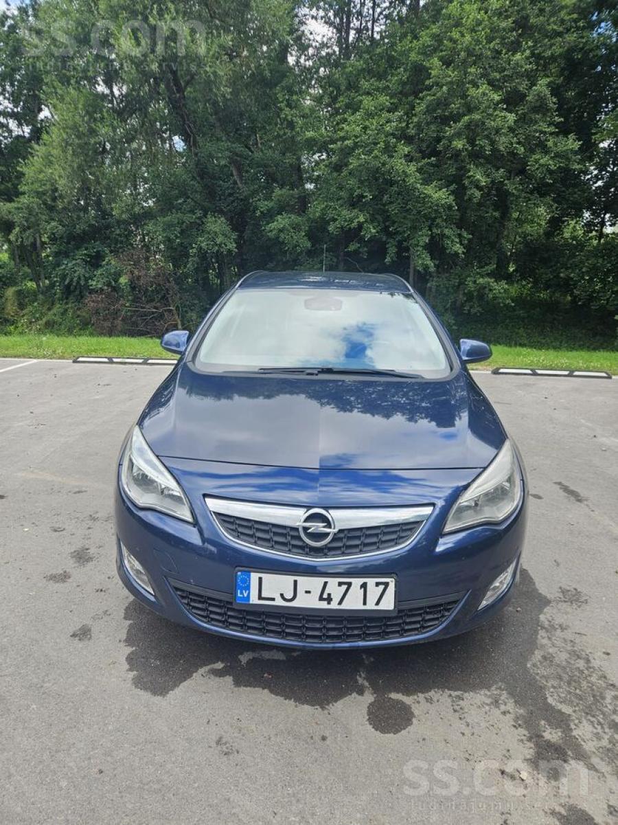 Zils Opel Astra 2012 Bauska, ar dzinēja tilpumu 1.70 L un nobraukumu 0 tūkst. km par 3000 €, foto 2 vietnē AUTOMOTO.COM.LV