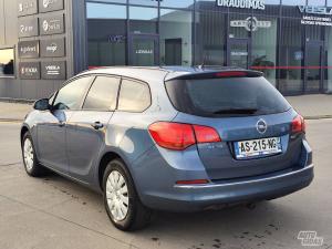 Zils Opel Astra 2013 Šauļi, ar dzinēja tilpumu 1.70 L un nobraukumu 270 tūkst. km par 3950 €, foto 5 vietnē AUTOMOTO.COM.LV