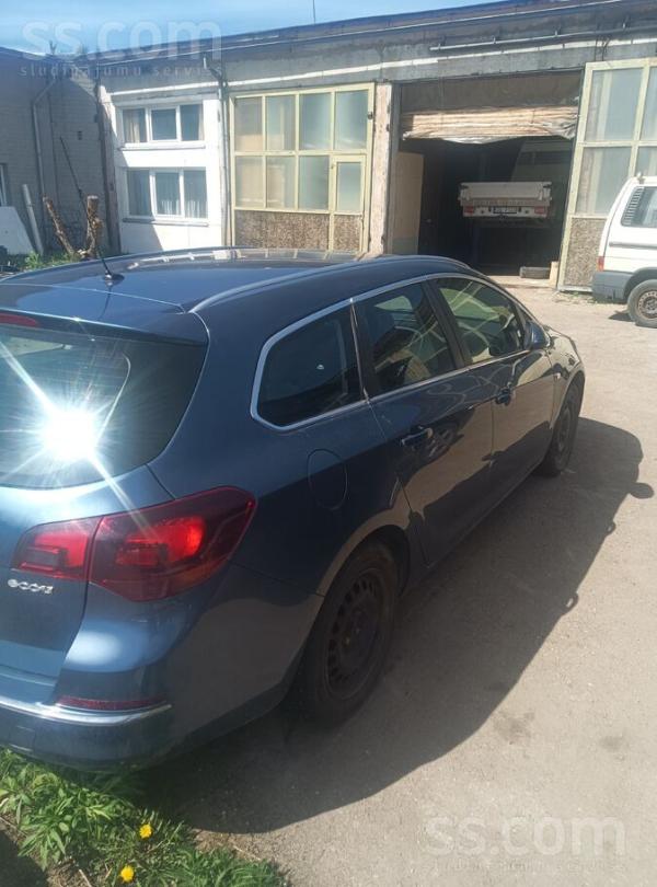Zils Opel Astra 2013 Ogre, ar dzinēja tilpumu 1.70 L un nobraukumu 276 tūkst. km par 2000 €, foto 1 vietnē AUTOMOTO.COM.LV