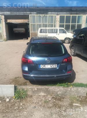 Zils Opel Astra 2013 Ogre, ar dzinēja tilpumu 1.70 L un nobraukumu 276 tūkst. km par 2000 €, foto 3 vietnē AUTOMOTO.COM.LV
