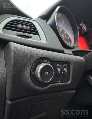 Zils Opel Astra 2013 Daugavpils, ar dzinēja tilpumu 1.30 L un nobraukumu 288 tūkst. km par 3199 €, foto 14 vietnē AUTOMOTO.COM.LV