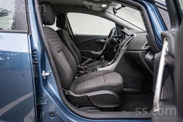 Zils Opel Astra 2013 Rīga, ar dzinēja tilpumu 2.00 L un nobraukumu 322 tūkst. km par 1650 €, foto 11 vietnē AUTOMOTO.COM.LV