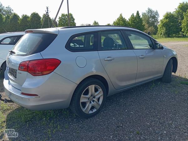 Blue Opel Astra 2014 in Sakiai, with an engine capacity of 1.70 L and mileage of 242 thousand km for 3700 €, photo 4 on AUTOMOTO.COM.LV