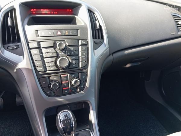 Blue Opel Astra 2014 in Sakiai, with an engine capacity of 1.70 L and mileage of 242 thousand km for 3700 €, photo 8 on AUTOMOTO.COM.LV