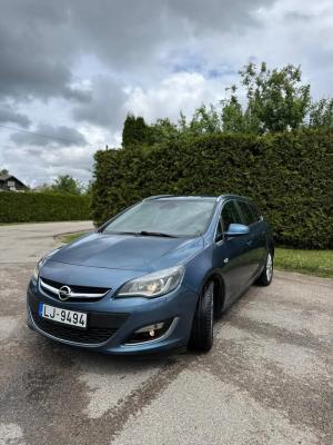Blue Opel Astra 2014 in Riga, with an engine capacity of 2.00 L and mileage of 302 thousand km for 4300 €, photo  on AUTOMOTO.COM.LV