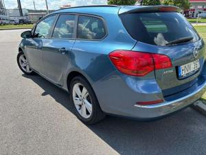Zils Opel Astra 2014 Viļņa, ar dzinēja tilpumu 1.60 L un nobraukumu 153 tūkst. km par 4499 €, foto 3 vietnē AUTOMOTO.COM.LV