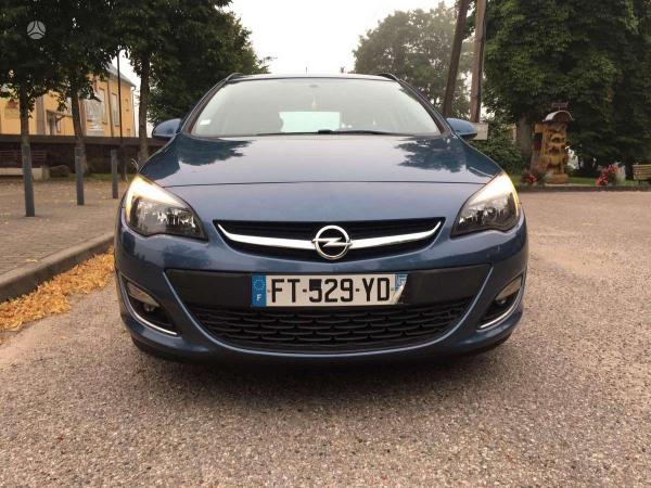 Blue Opel Astra 2014 in Raseiniai, with an engine capacity of 1.25 L and mileage of 290 thousand km for 4200 €, photo 2 on AUTOMOTO.COM.LV