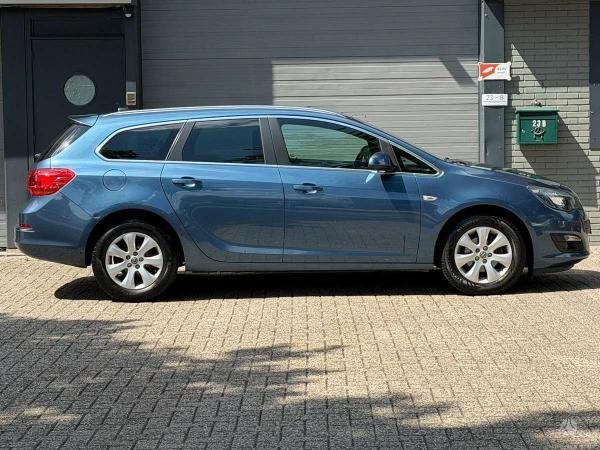 Blue Opel Astra 2015 in Marijampole, with an engine capacity of 1.36 L and mileage of 340 thousand km for 3000 €, photo 6 on AUTOMOTO.COM.LV