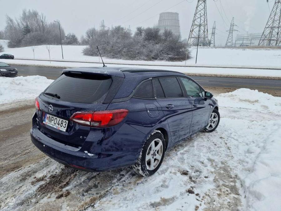 Blue Opel Astra 2016 in Kaunas, with an engine capacity of 1.60 L and mileage of 251 thousand km for 4990 €, photo 6 on AUTOMOTO.COM.LV