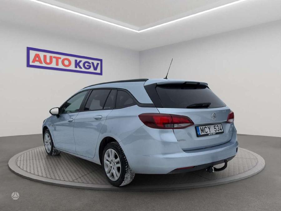 Blue Opel Astra 2016 in Vilnius, with an engine capacity of 1.60 L and mileage of 217 thousand km for 5199 €, photo 3 on AUTOMOTO.COM.LV