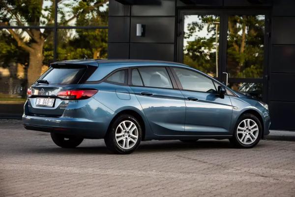 Zils Opel Astra 2016 Jelgava, ar dzinēja tilpumu 1.60 L un nobraukumu 220 tūkst. km par 6990 €, foto 8 vietnē AUTOMOTO.COM.LV