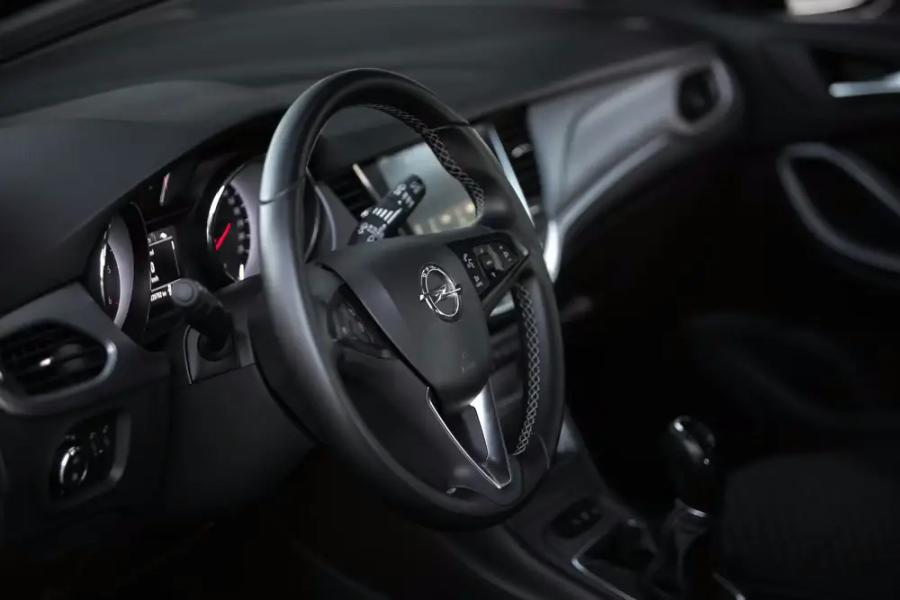 Zils Opel Astra 2016 Jelgava, ar dzinēja tilpumu 1.60 L un nobraukumu 220 tūkst. km par 6990 €, foto 11 vietnē AUTOMOTO.COM.LV