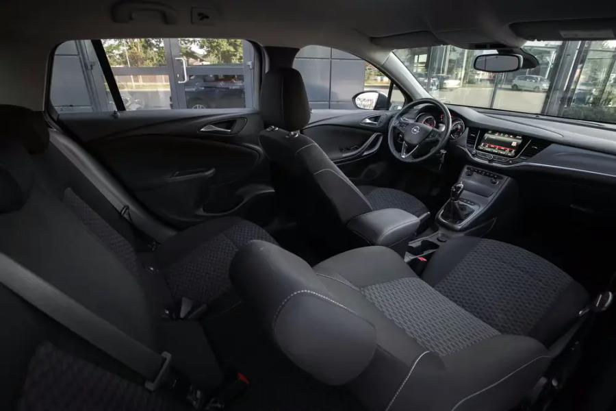 Zils Opel Astra 2016 Jelgava, ar dzinēja tilpumu 1.60 L un nobraukumu 220 tūkst. km par 6990 €, foto 17 vietnē AUTOMOTO.COM.LV