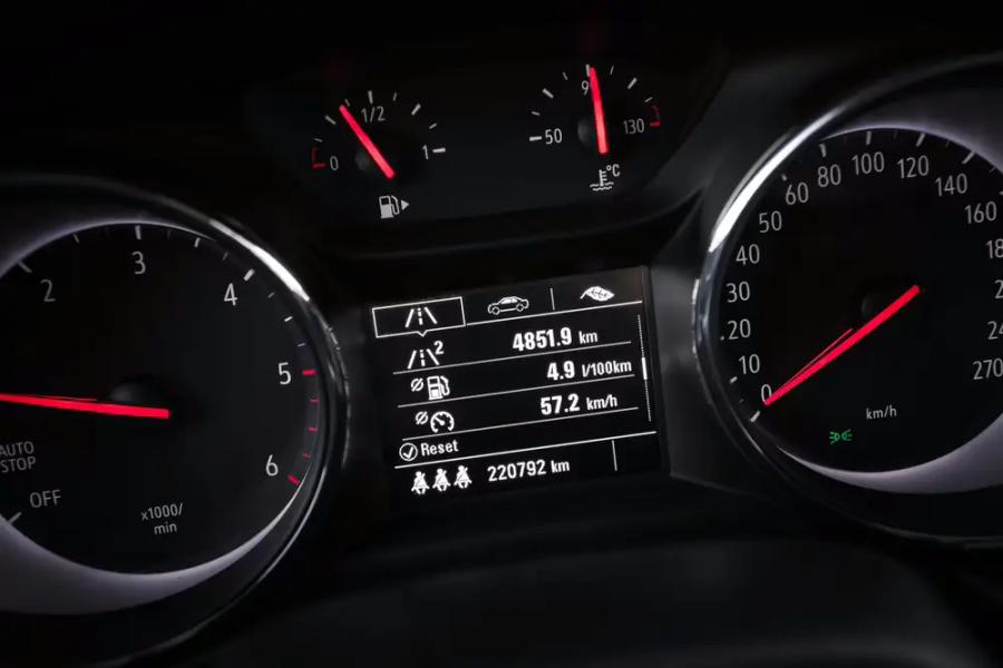 Zils Opel Astra 2016 Jelgava, ar dzinēja tilpumu 1.60 L un nobraukumu 220 tūkst. km par 6990 €, foto 29 vietnē AUTOMOTO.COM.LV