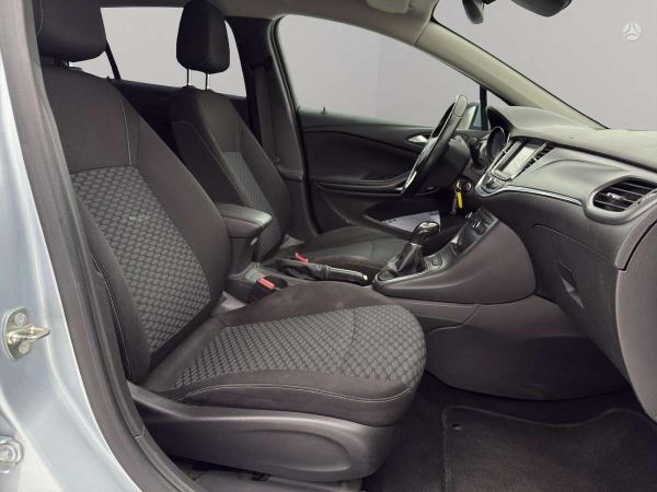 Blue Opel Astra 2016 in Vilnius, with an engine capacity of 1.60 L and mileage of 217 thousand km for 4799 €, photo 8 on AUTOMOTO.COM.LV