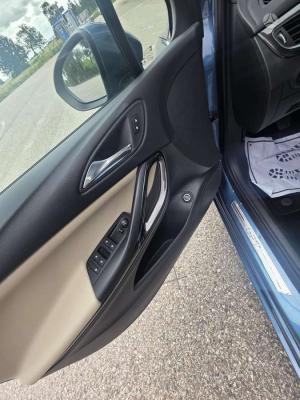 Blue Opel Astra 2016 in Marijampole, with an engine capacity of 1.60 L and mileage of 206 thousand km for 5450 €, photo 5 on AUTOMOTO.COM.LV