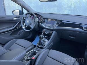 Blue Opel Astra 2016 in Liepaja, with an engine capacity of 1.60 L and mileage of 255 thousand km for 6150 €, photo 7 on AUTOMOTO.COM.LV