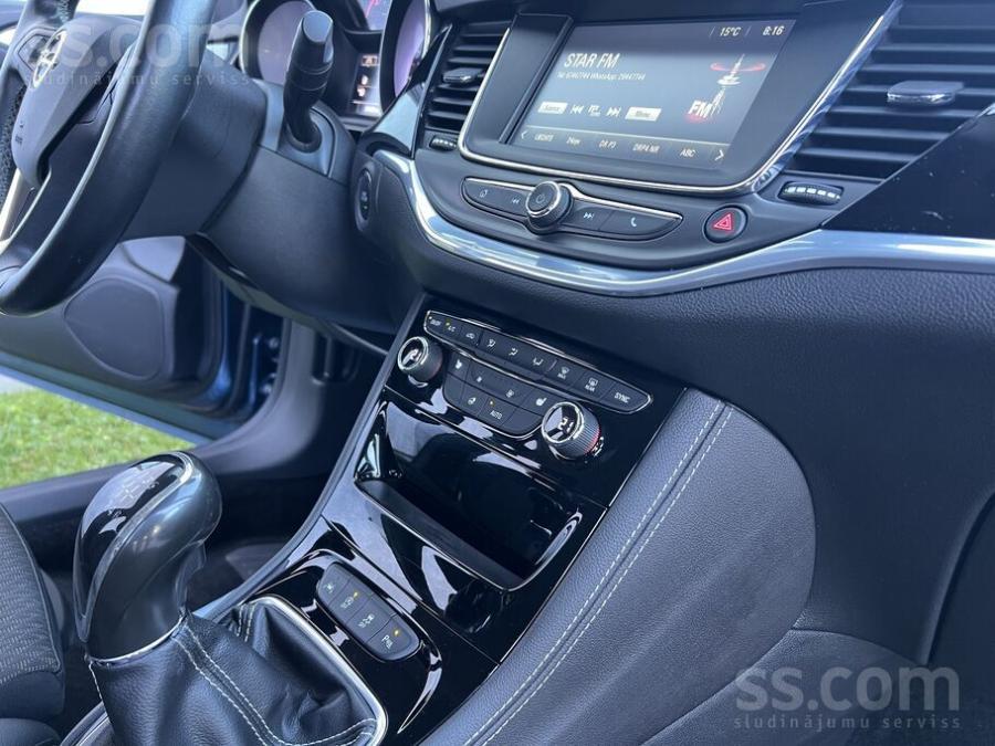 Blue Opel Astra 2016 in Liepaja, with an engine capacity of 1.60 L and mileage of 255 thousand km for 6150 €, photo 8 on AUTOMOTO.COM.LV
