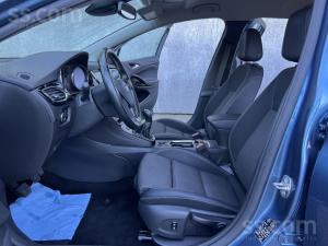 Blue Opel Astra 2016 in Liepaja, with an engine capacity of 1.60 L and mileage of 255 thousand km for 6150 €, photo 11 on AUTOMOTO.COM.LV