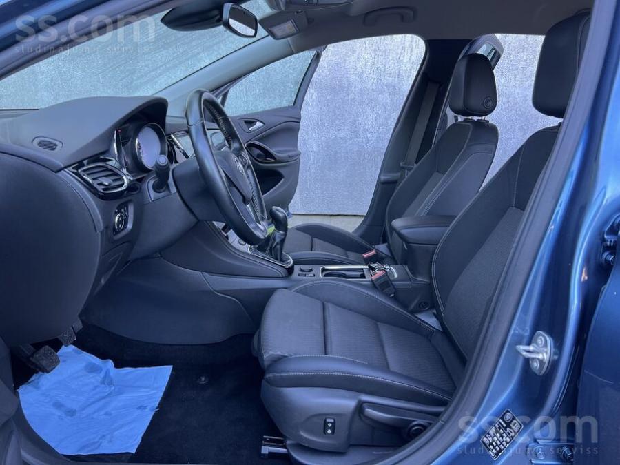 Blue Opel Astra 2016 in Liepaja, with an engine capacity of 1.60 L and mileage of 255 thousand km for 6150 €, photo 11 on AUTOMOTO.COM.LV