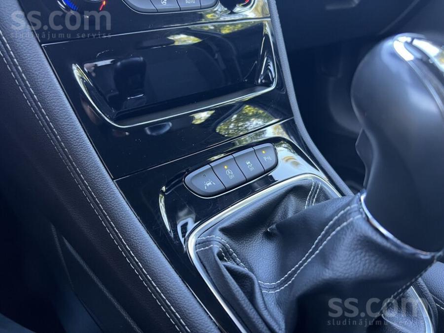 Blue Opel Astra 2016 in Liepaja, with an engine capacity of 1.60 L and mileage of 255 thousand km for 6150 €, photo 21 on AUTOMOTO.COM.LV