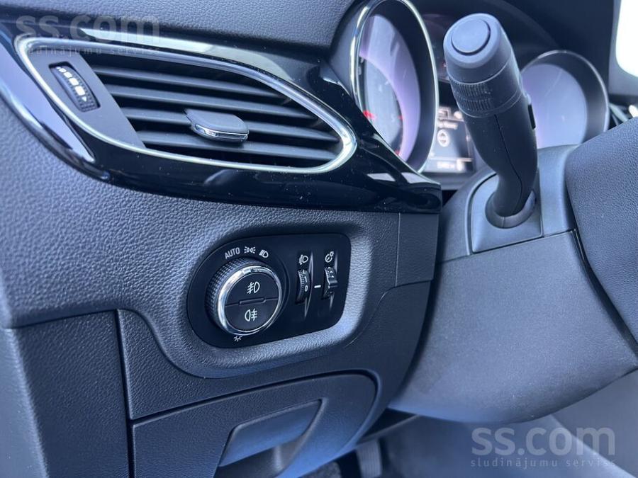 Blue Opel Astra 2016 in Liepaja, with an engine capacity of 1.60 L and mileage of 255 thousand km for 6150 €, photo 29 on AUTOMOTO.COM.LV