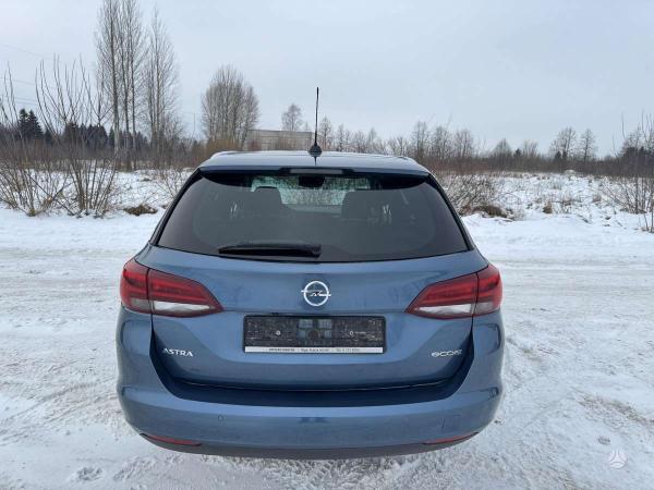 Blue Opel Astra 2017 in Panevezys, with an engine capacity of 1.60 L and mileage of 71 thousand km for 5350 €, photo 6 on AUTOMOTO.COM.LV
