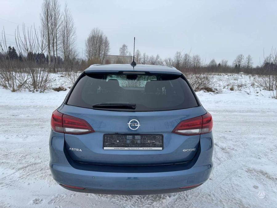 Blue Opel Astra 2017 in Panevezys, with an engine capacity of 1.60 L and mileage of 71 thousand km for 5350 €, photo 6 on AUTOMOTO.COM.LV