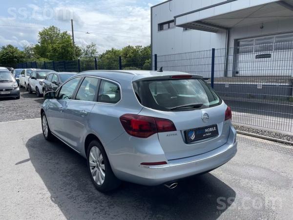 Zils Opel Astra 2017 Ogre, ar dzinēja tilpumu 1.60 L un nobraukumu 120 tūkst. km par 6995 €, foto 8 vietnē AUTOMOTO.COM.LV