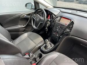 Синий Опель Астра 2017 в Огре, объемом двигателя 1.60 л и пробегом 120 тыс. км за 6995 €, фото 15 на AUTOMOTO.COM.LV
