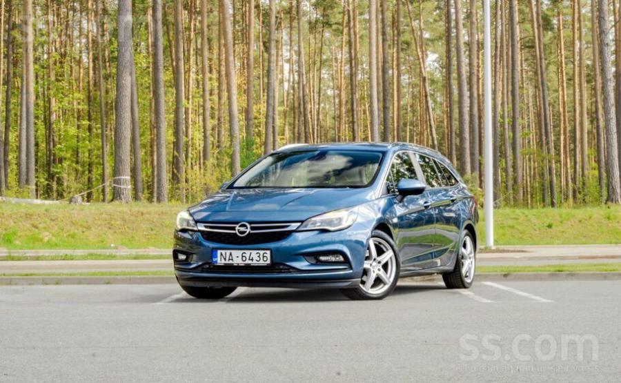 Blue Opel Astra 2017 in Riga, with an engine capacity of 1.60 L and mileage of 288 thousand km for 5690 €, photo 1 on AUTOMOTO.COM.LV